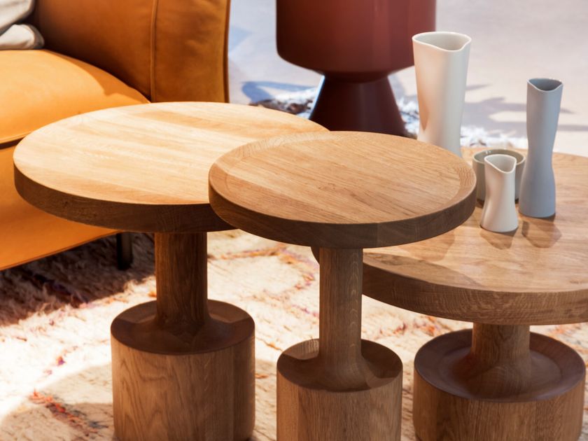 KIGI Round solid wood coffee table By Linteloo | design Roderick Vos