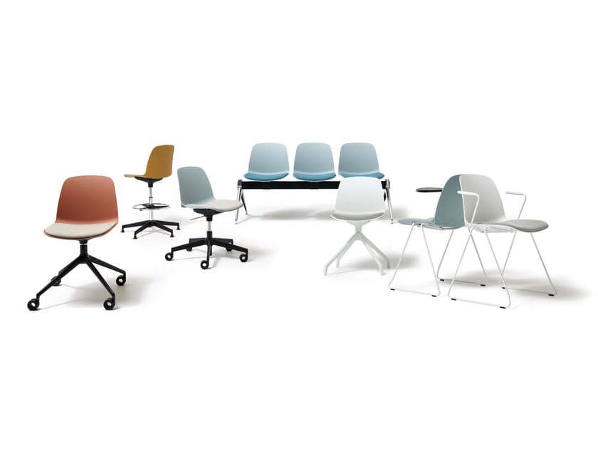 KIRE Height-adjustable polypropylene office stool with 5-Spoke base By ...