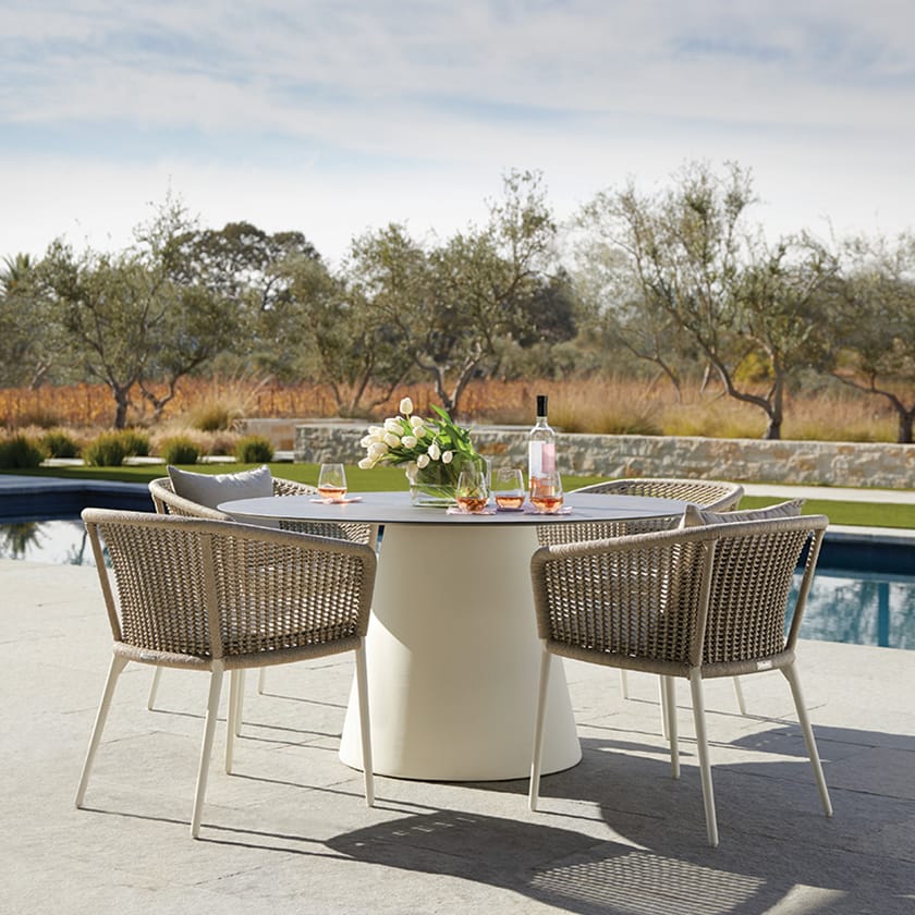 KNOT | Chair with armrests By JANUS et Cie