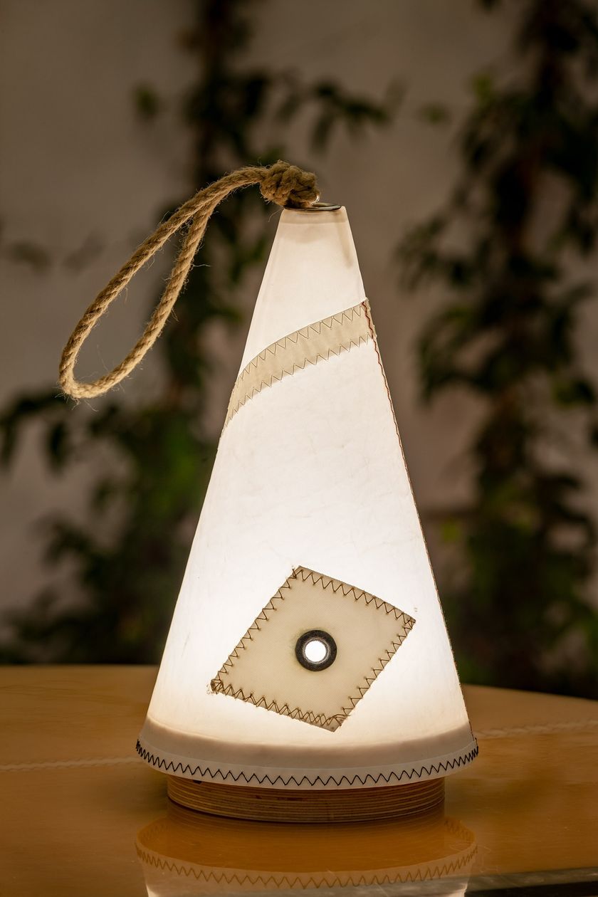 Indirect light cordless recycled material table lamp KNOT By DVELAS