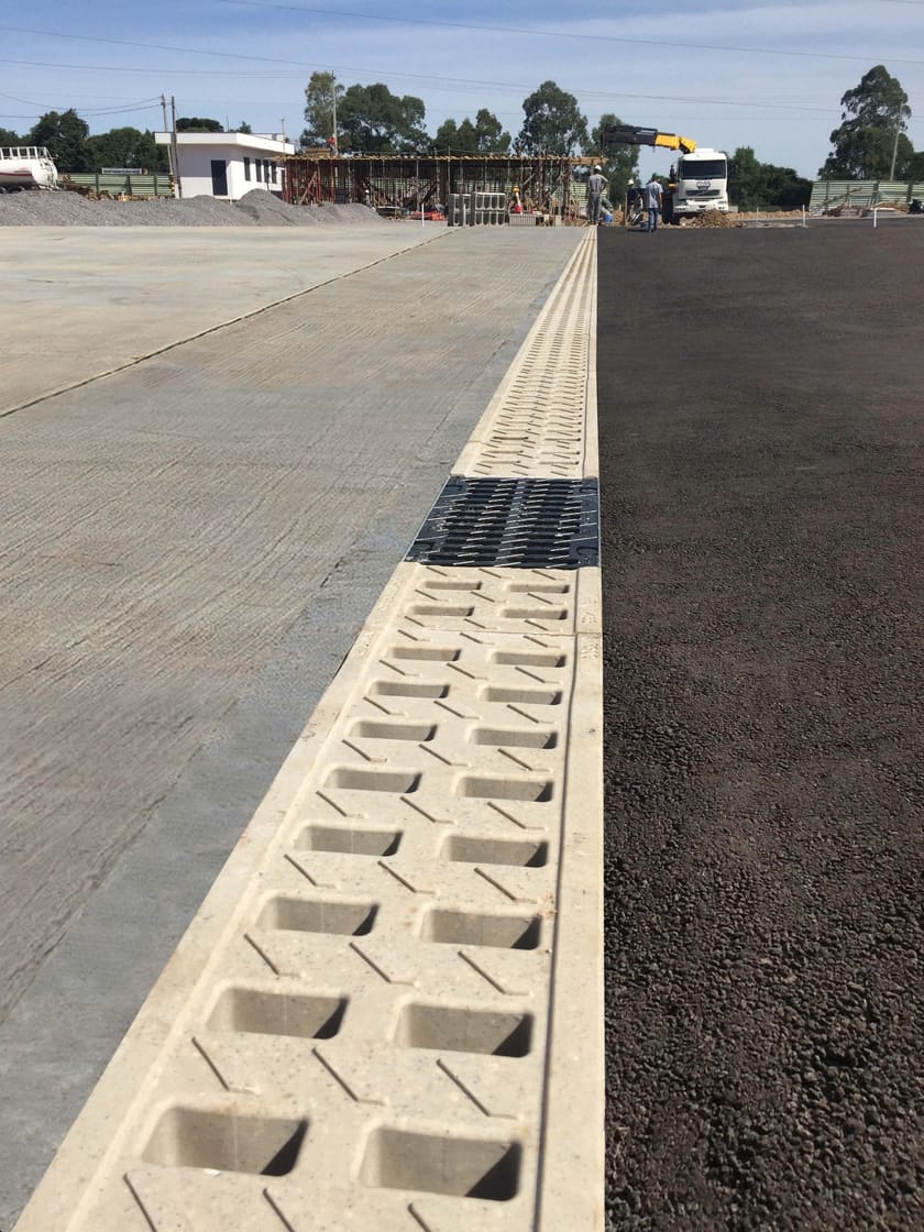 KOMPAQDRAIN® Elemento y canal de drenaje de cemento polimerico By ULMA ...