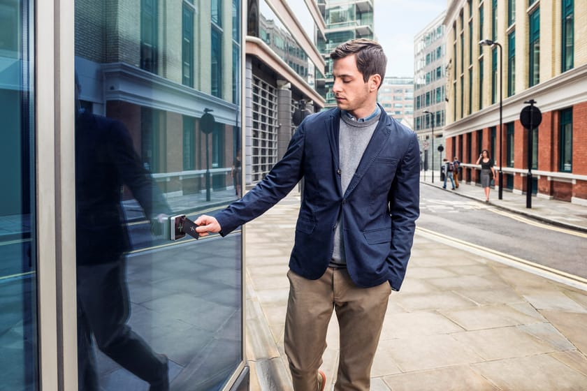 Sistema di controllo degli accessi per ascensori e porte KONE Access - KONE