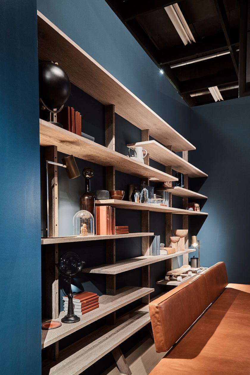 Open wall-mounted wooden shelving unit KS01 By JANUA