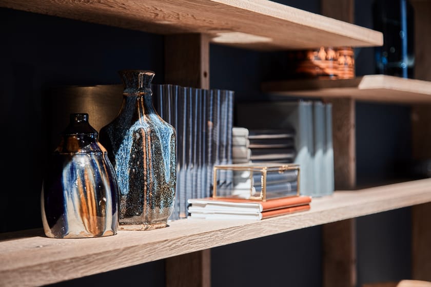 Open wall-mounted wooden shelving unit KS01 By JANUA