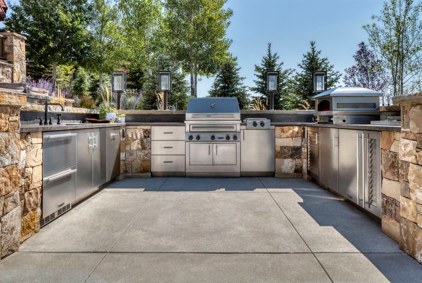 SIGNATURE Outdoor kitchen By Kalamazoo