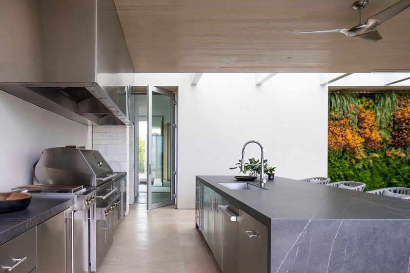 SIGNATURE Outdoor kitchen By Kalamazoo