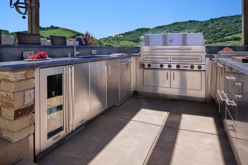 SIGNATURE Outdoor kitchen By Kalamazoo