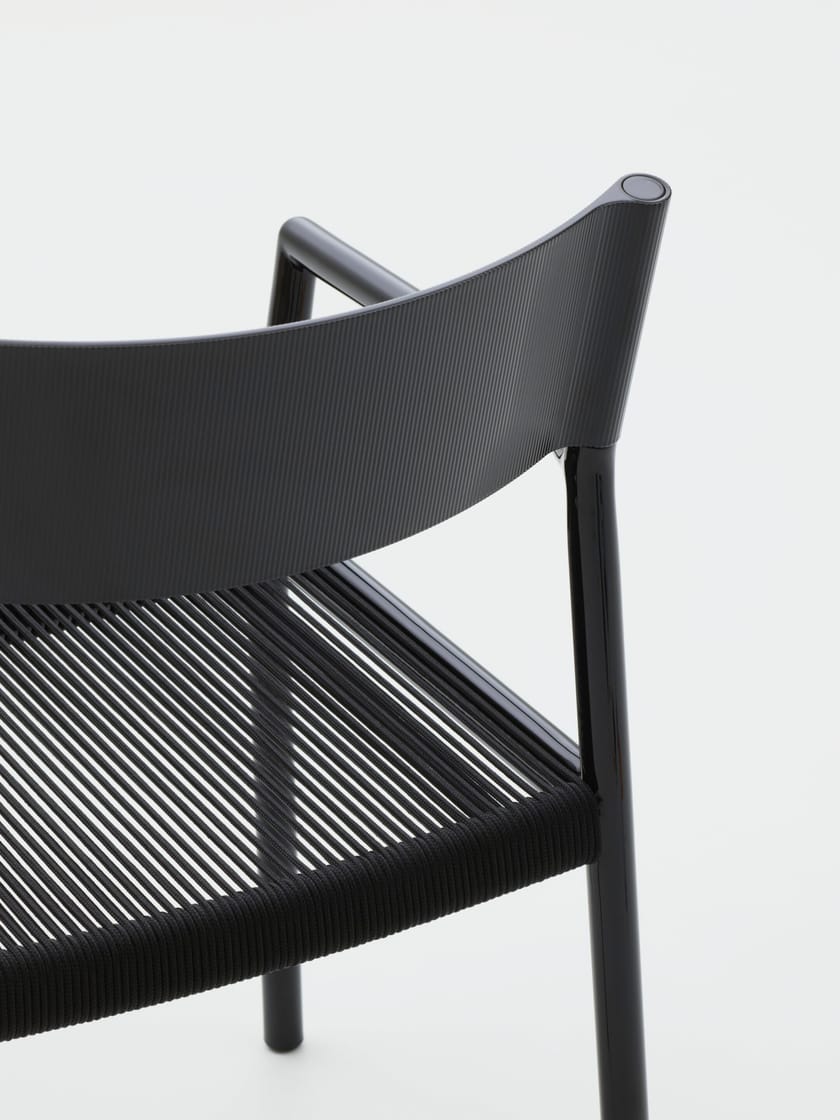 PASSAGE Aluminium easy chair with armrests and rope seat By Kettal