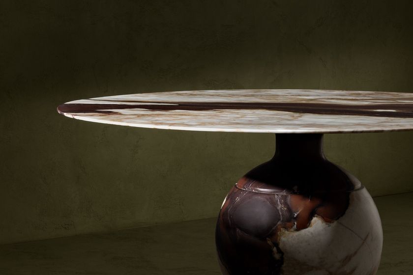 KING Round marble table By Kreoo