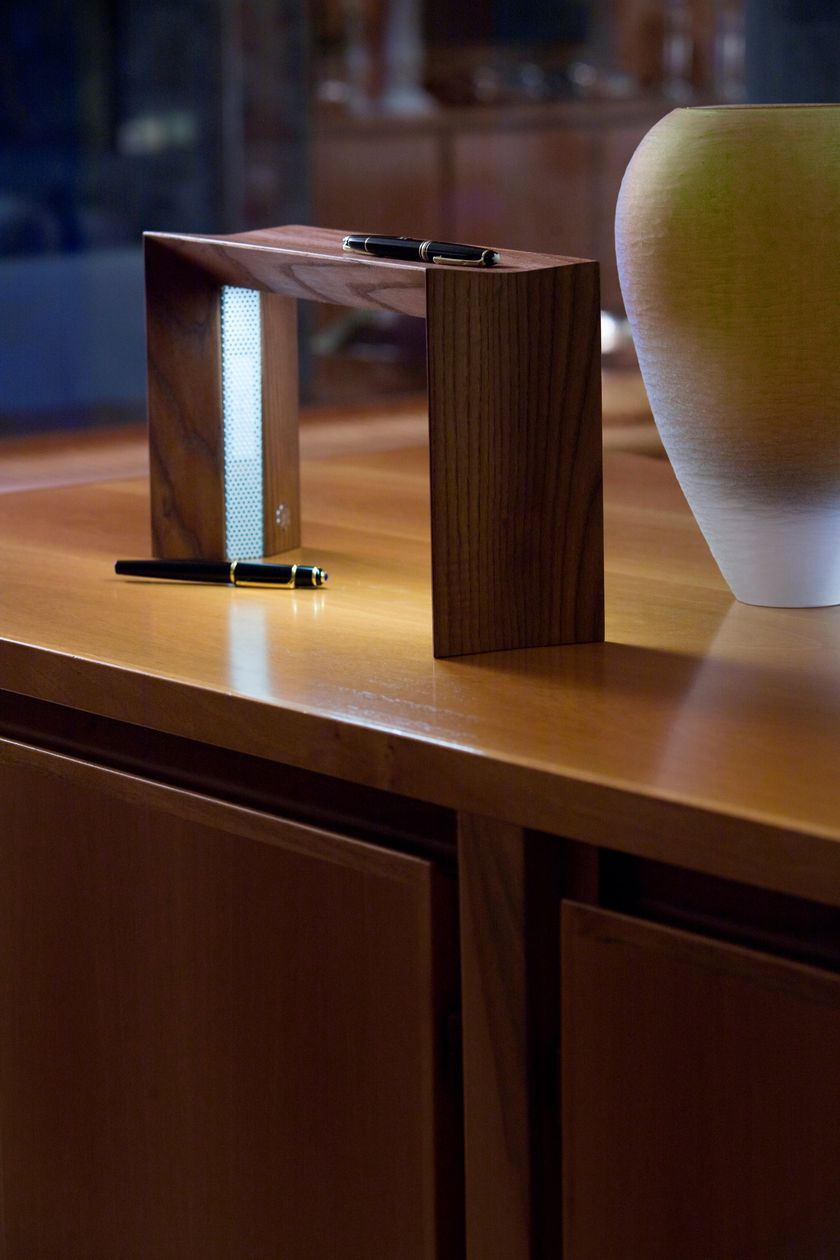 Solid wood table lamp LÙM By KARN design Michelantonio Rizzi