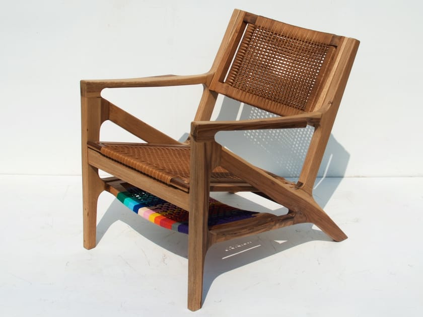 Easy chair with armrests LA ÑOPA By Tucurinca