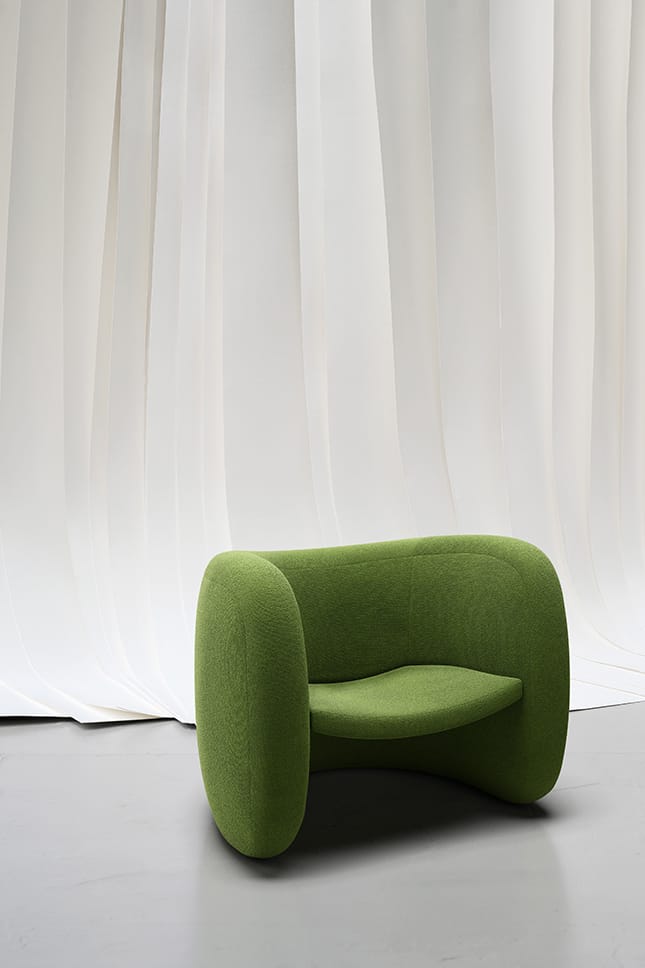 LAGOA Fabric easy chair with armrests By Tacchini | design Zanini de Zanine
