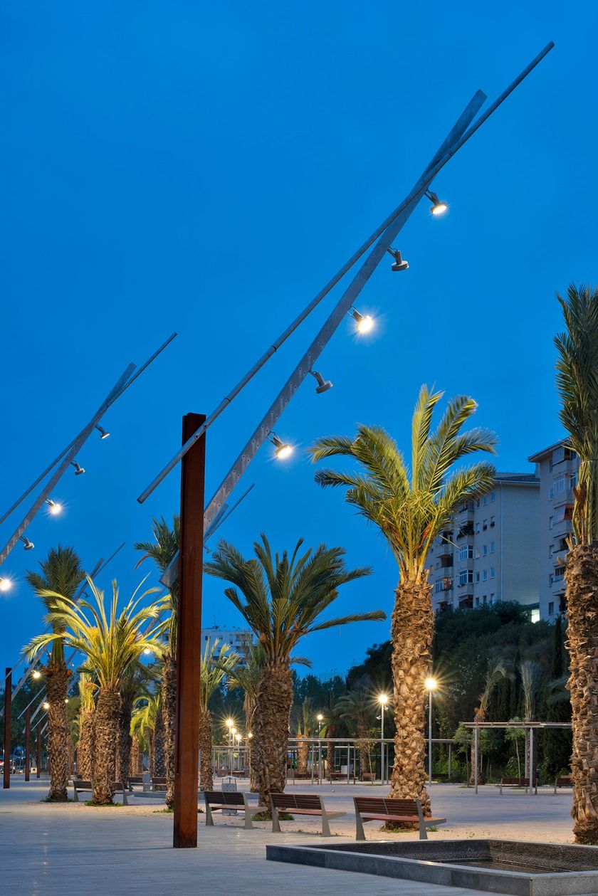 LED street lamp on pole LATINA By URBIDERMIS design Beth Galí