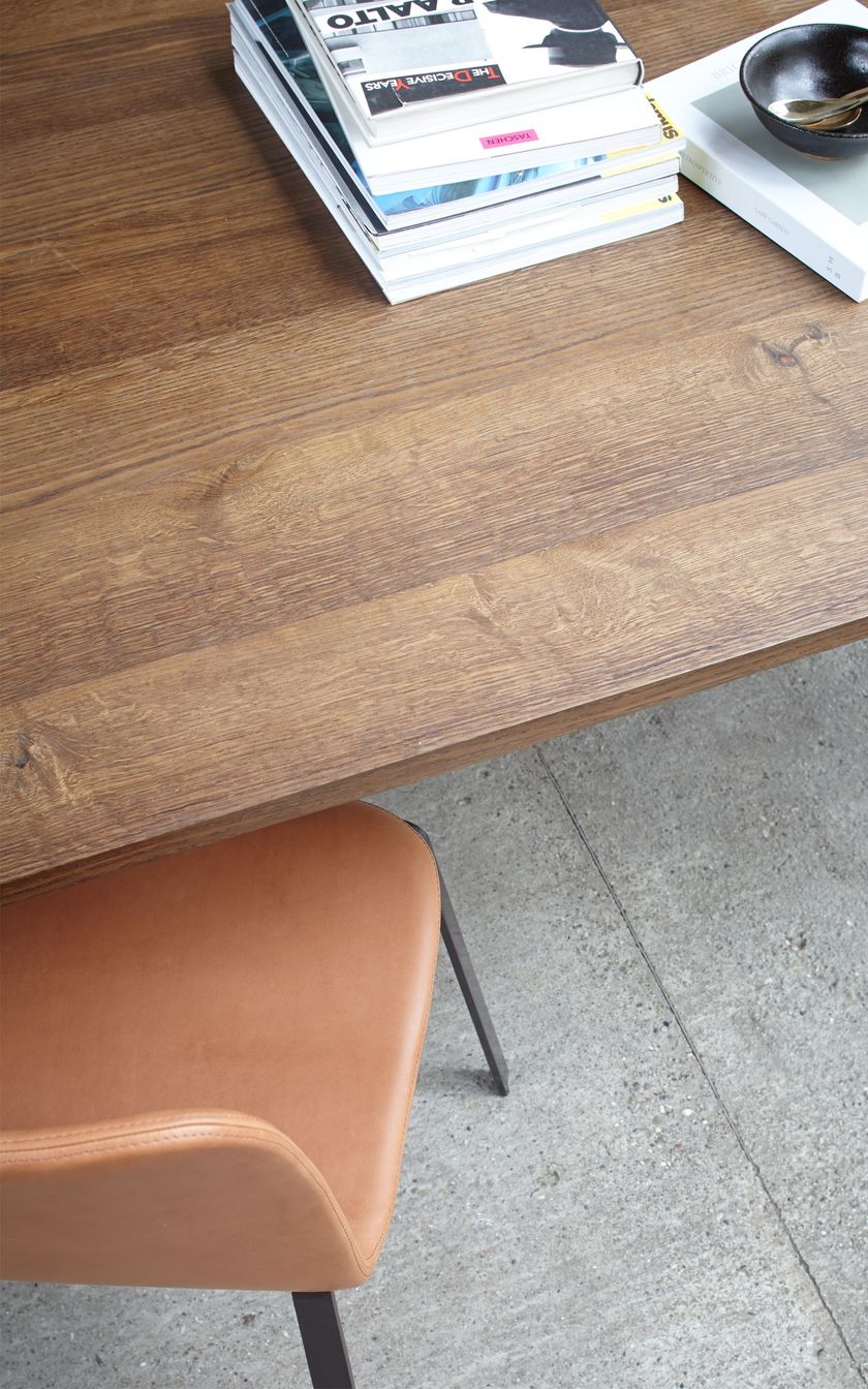 LAX | Table By more design Gil Coste