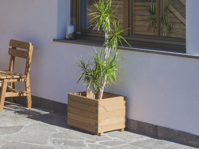 LAZISE | Pine planter By PIRCHER OBERLAND