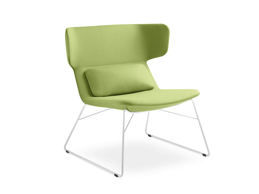 FLEXI LOUNGE FL-L-Q-N0 Poltrona a orecchioni a slitta in tessuto By LD ...