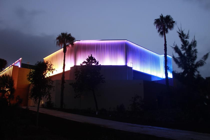 LEDPIPE | RGB wall washer By ES-SYSTEM