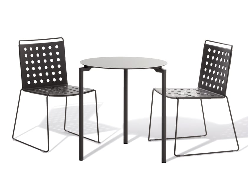 Stackable round table LEG 03 By Diemmebi design Alberto Basaglia ...
