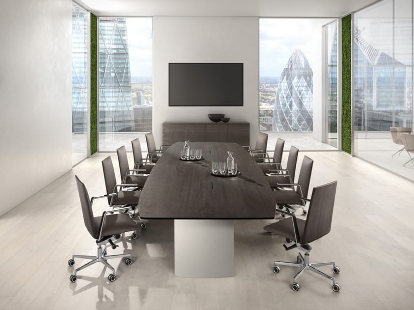 .LEPTOS L400 High-back leather executive chair By Spiegels