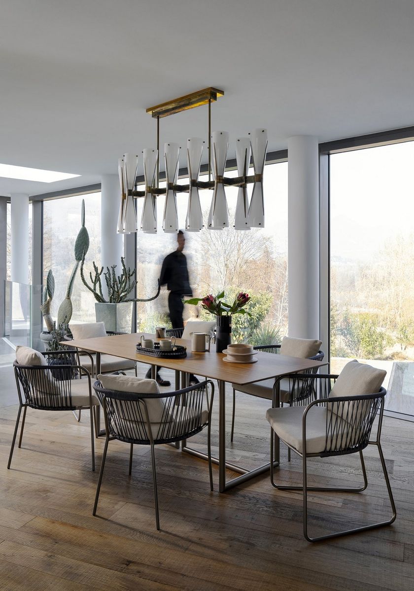 LEVANTE 桌子 By Rever | design Marco Piva