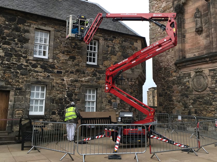 Overhead platform LIGHTLIFT 17.75 PERFORMANCE IIIS MK2 By Hinowa