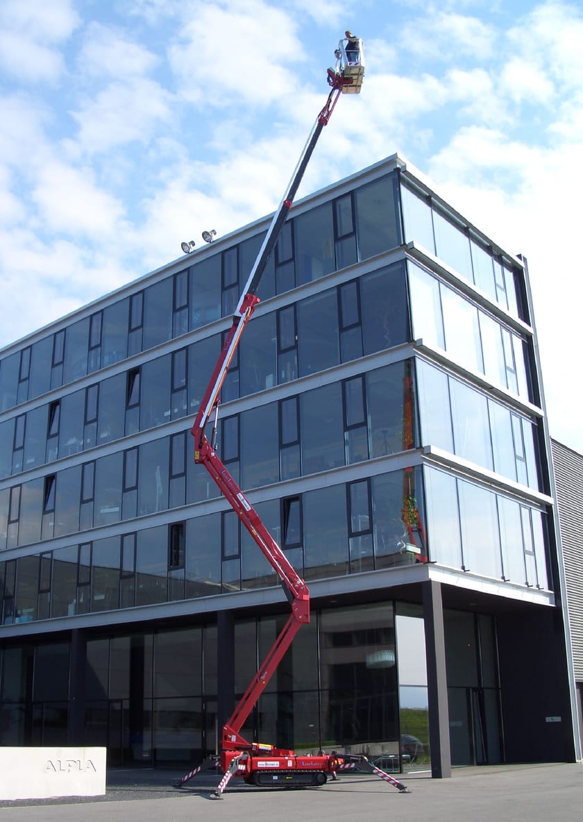 Overhead platform LIGHTLIFT 23.12 IIIS By Hinowa