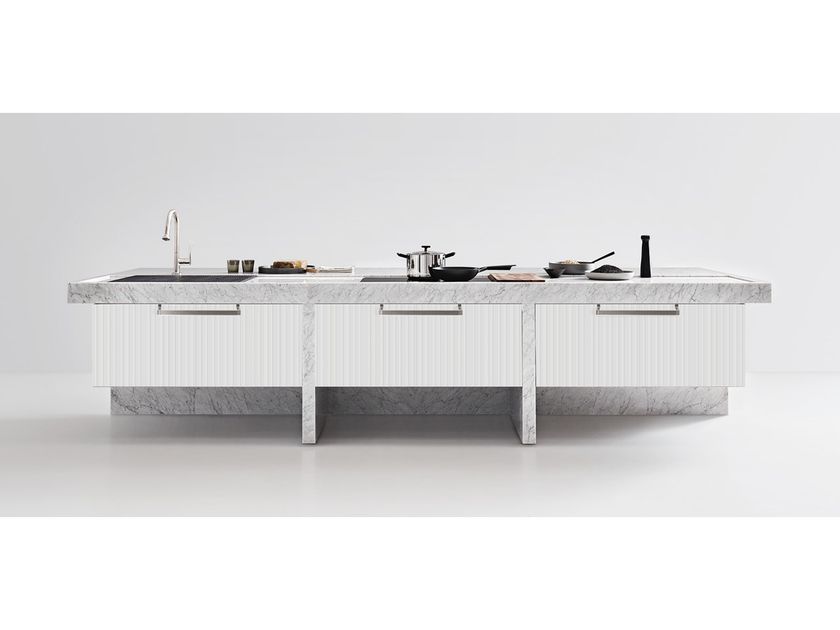 LIGNUM CONCEPT Kitchen with Carrara marble island By Arclinea | design ...