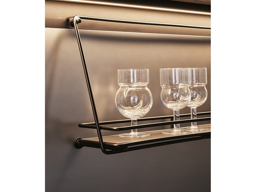 LIGNUM + MODUS Kitchen with island By Arclinea | design Antonio Citterio