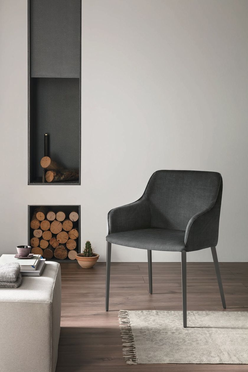 LILIUM Butaca de tela con brazos By Sedit