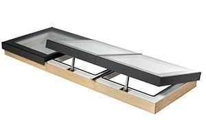 Lucernario continuo in alluminio e vetro LINEARLIGHT By Velux Commercial