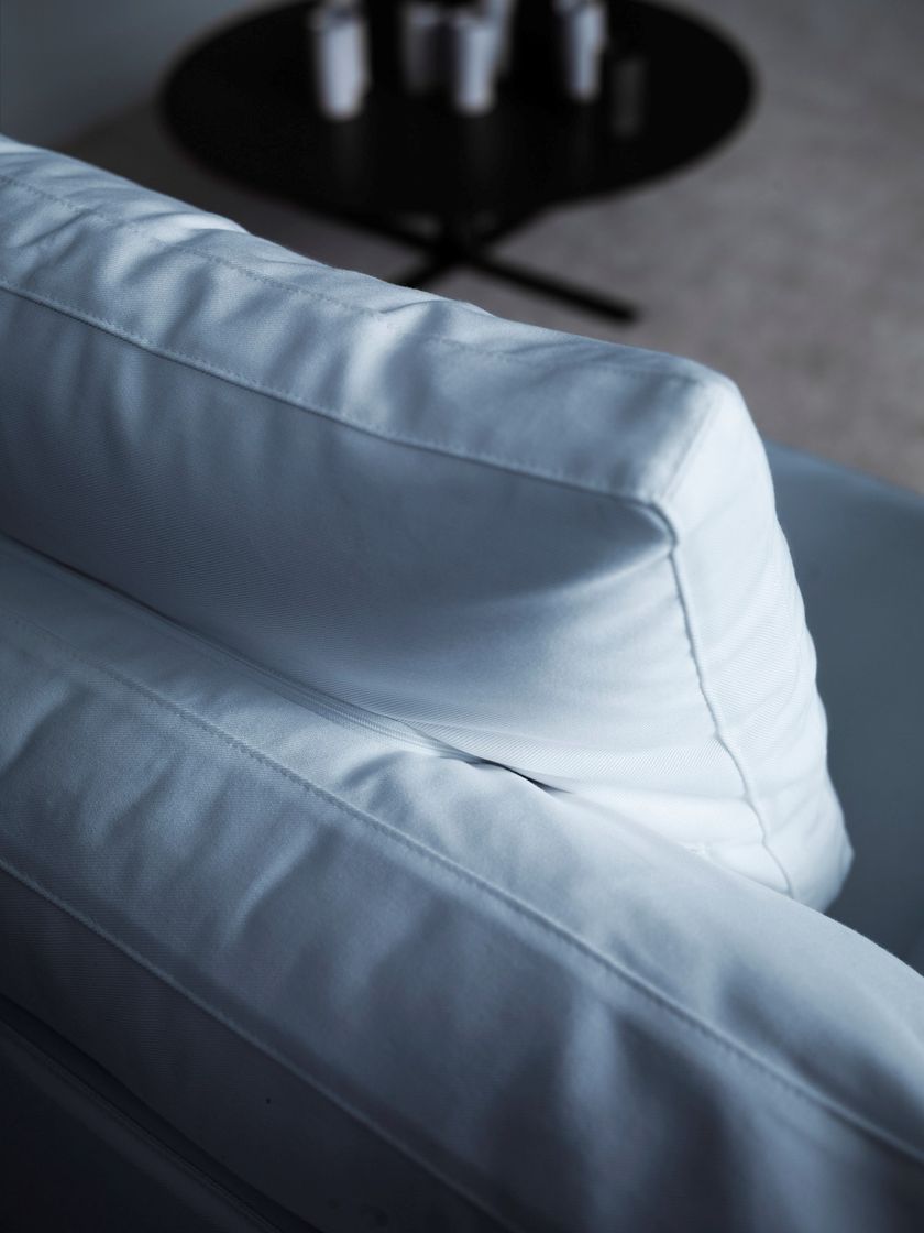 LIVINGSTON Divano in tessuto By Saba Italia | design Giuseppe Viganò