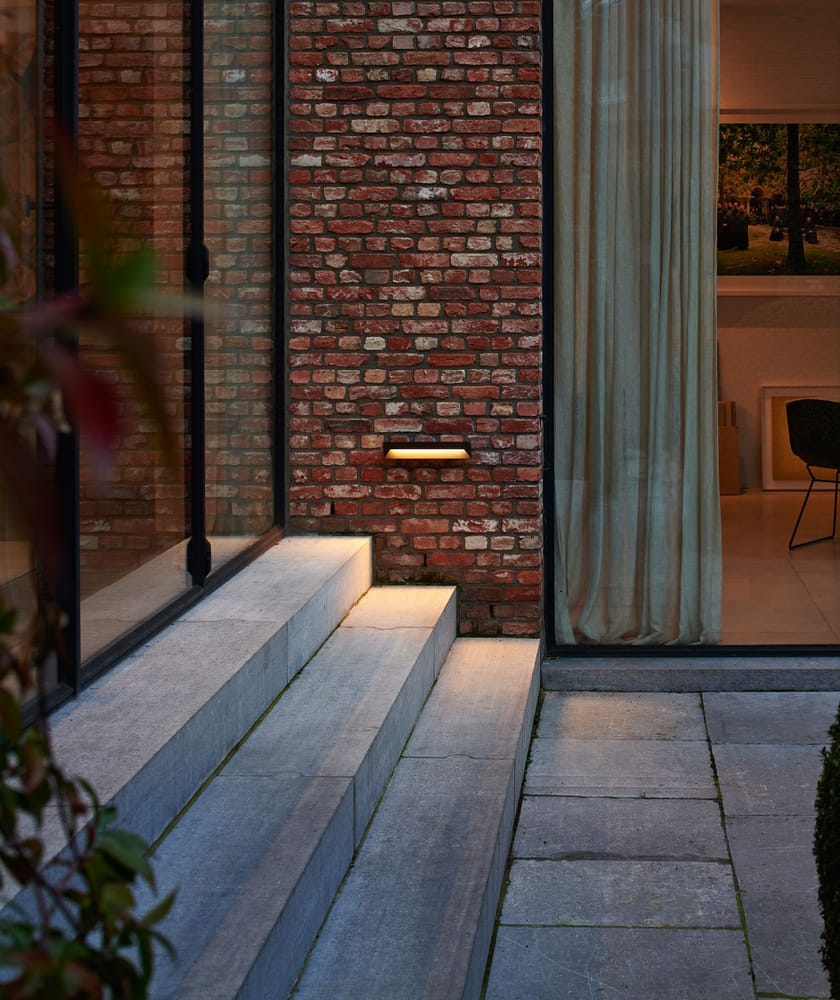 LOGIC W L Steplight By Delta Light