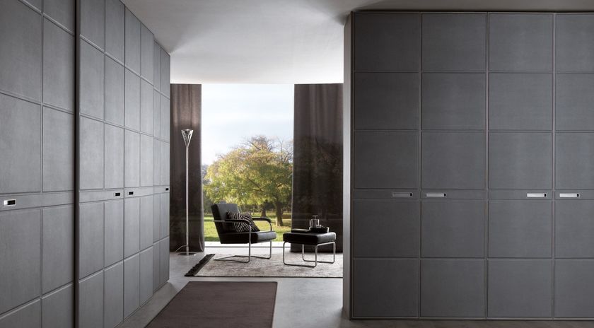 LONDON Eco-leather wardrobe with coplanar doors By MisuraEmme