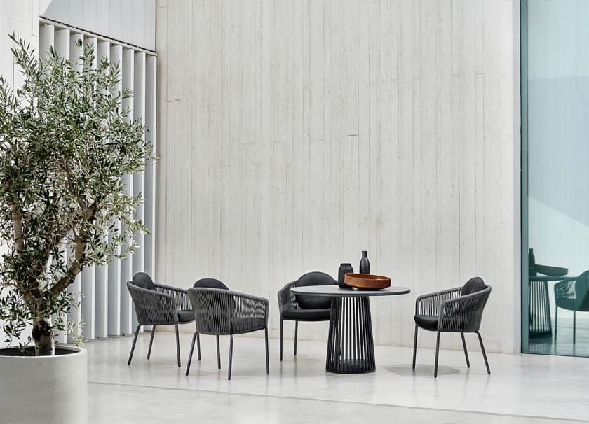 LOOP Upholstered fabric garden chair with armrests By Solpuri | design Hoffmann Kahleyss