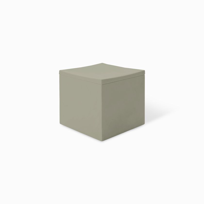 LOUNGE CUBE 凳子 By Serralunga