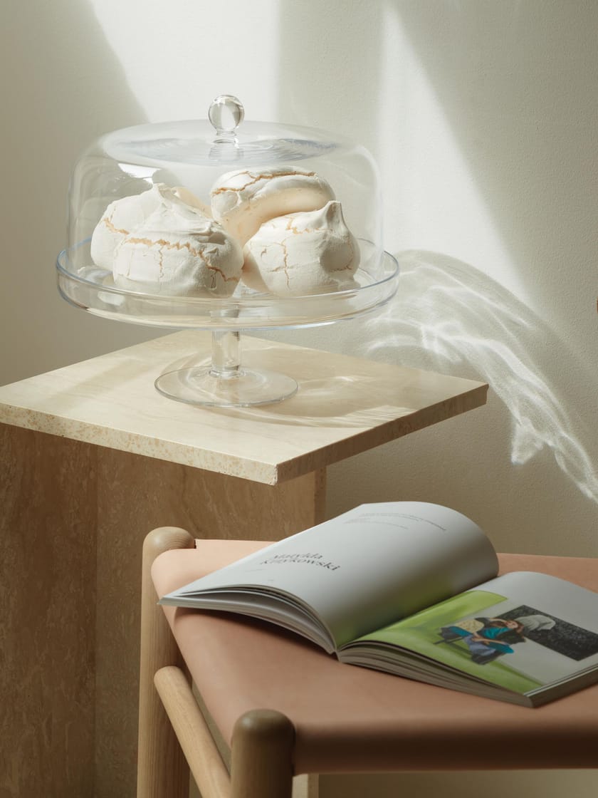 KLARA CAKESTAND & COVER Blown glass cake stand By LSA
