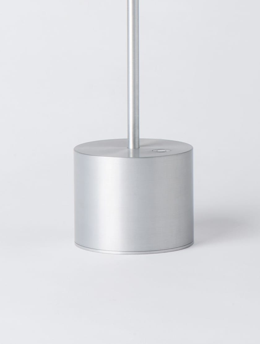 LUXCIOLE TALL LED cordless aluminium table lamp By HISLE | design Hervé ...