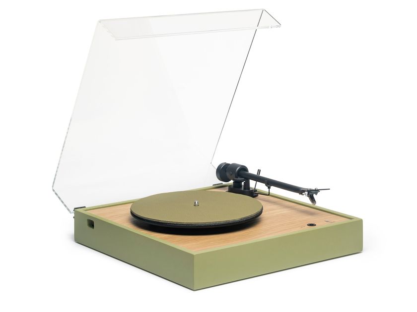 SQUARE SOFT GREEN OAK Portable oak record player By La Boite concept