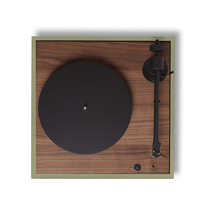 SQUARE SOFT GREEN WALNUT Portable walnut record player By La Boite concept