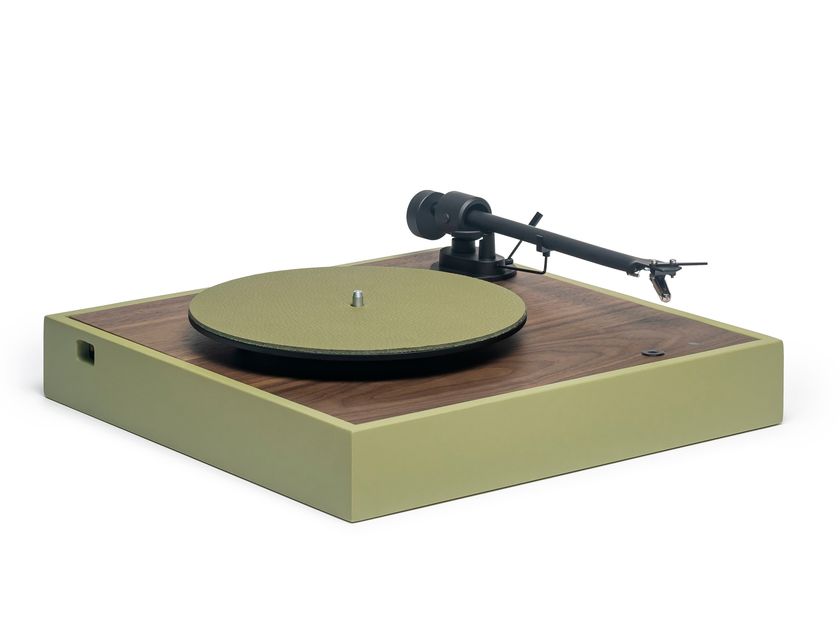 SQUARE SOFT GREEN WALNUT Portable walnut record player By La Boite concept