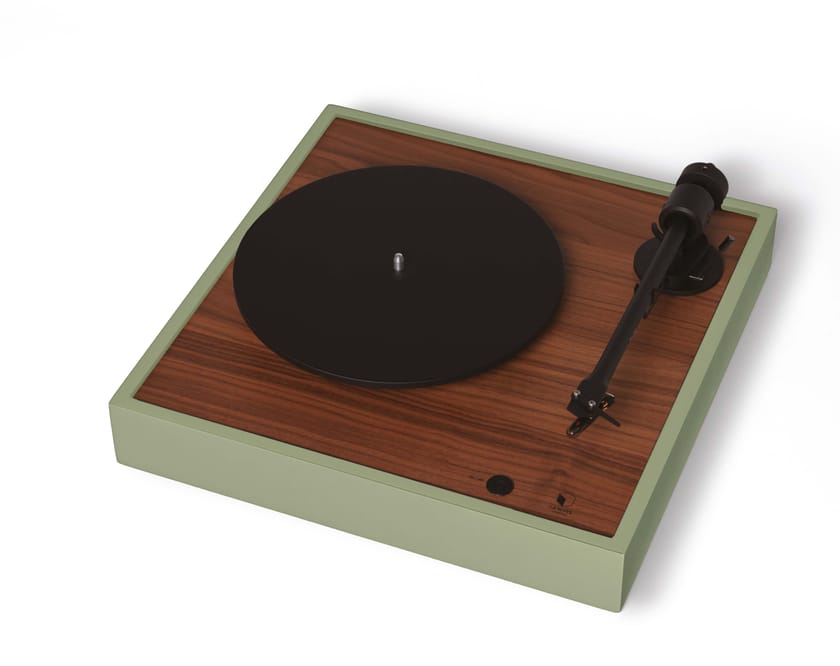 SQUARE SOFT GREEN WALNUT Portable walnut record player By La Boite concept