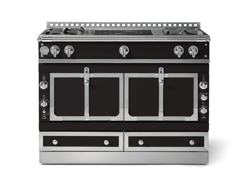 CHÂTEAU 120 Enamel and stainless steel cooking range By La Cornue