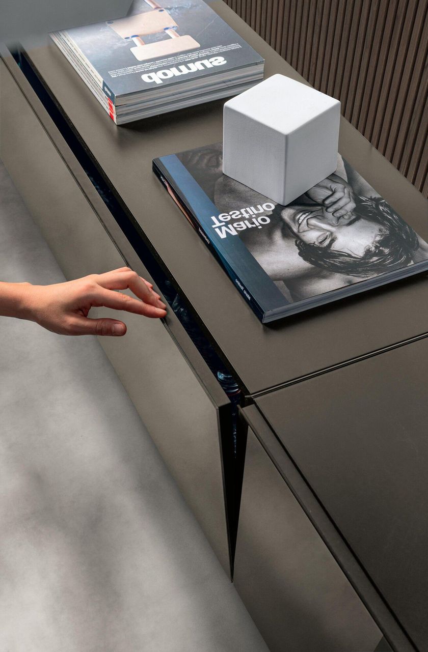 36E8 - 1049D TV cabinet By Lago