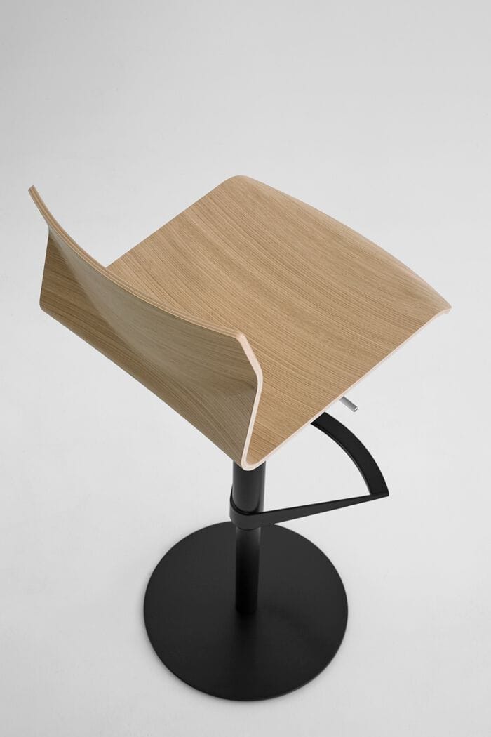 KAI Swivel high wooden stool By Lapalma | design Shin Azumi
