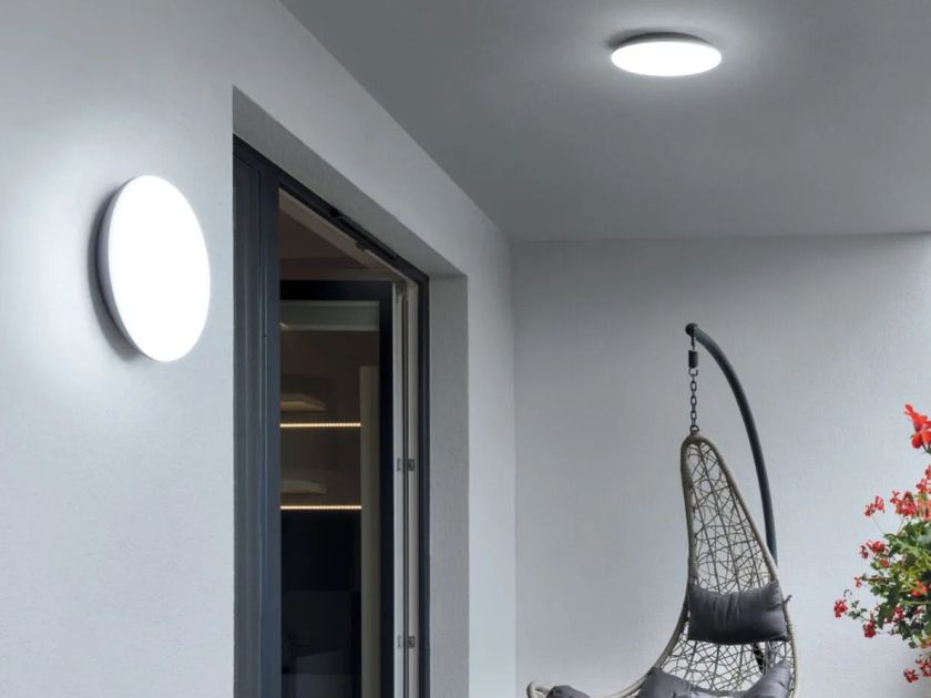 SWITCH Wandleuchte / Deckenlampe aus Polyethylen By Linea Light Group
