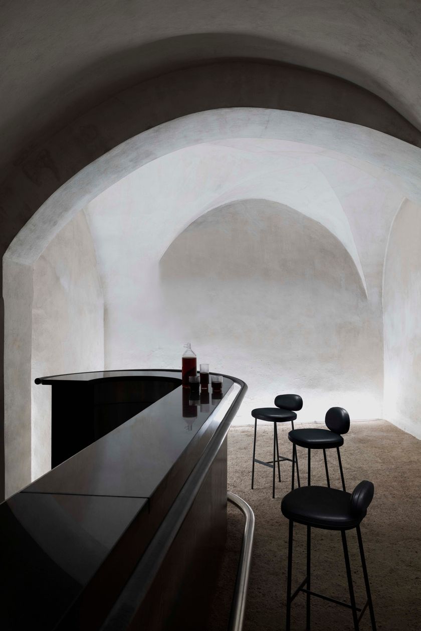 PEBBLE Stool By Living Divani | design Lanzavecchia + Wai