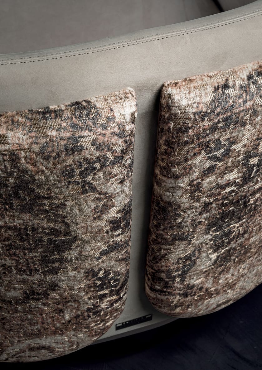 COCOON Armchair By Longhi