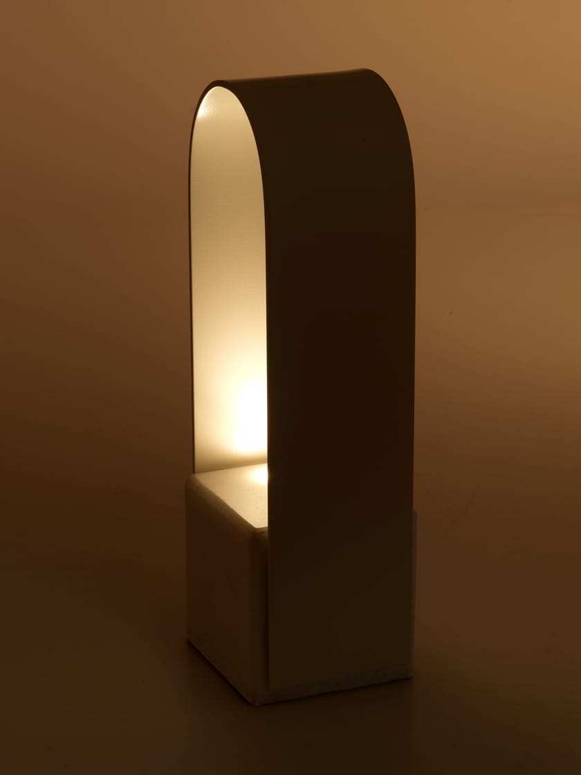LOOP Table lamp By Lumere