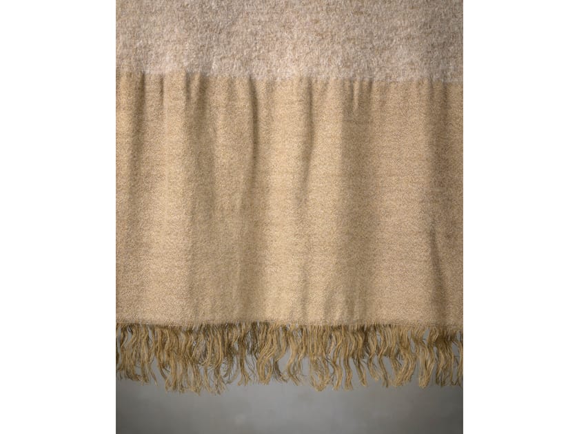 ROVERE Lap robe By Lyria