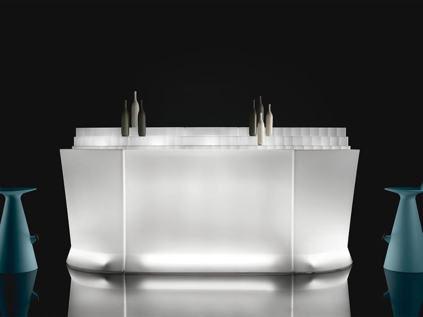 MARVY Illuminated outdoor bar counter By Lyxo Design